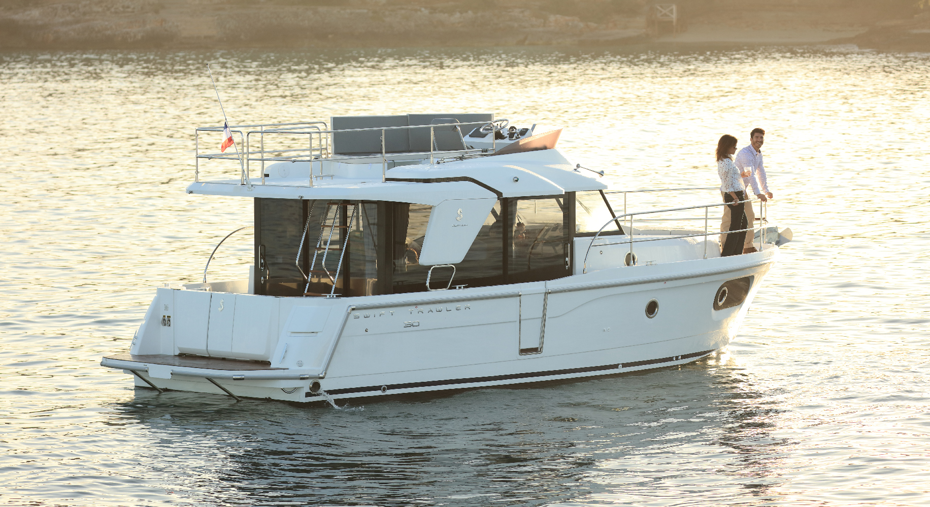 Motorboat Swift Trawler 30 - Powerboat Beneteau