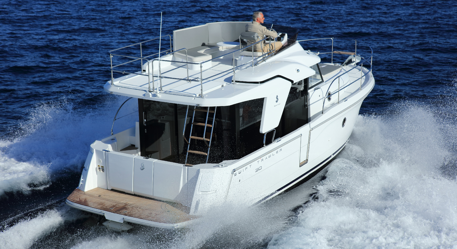Motorboat Swift Trawler 30 - Powerboat Beneteau
