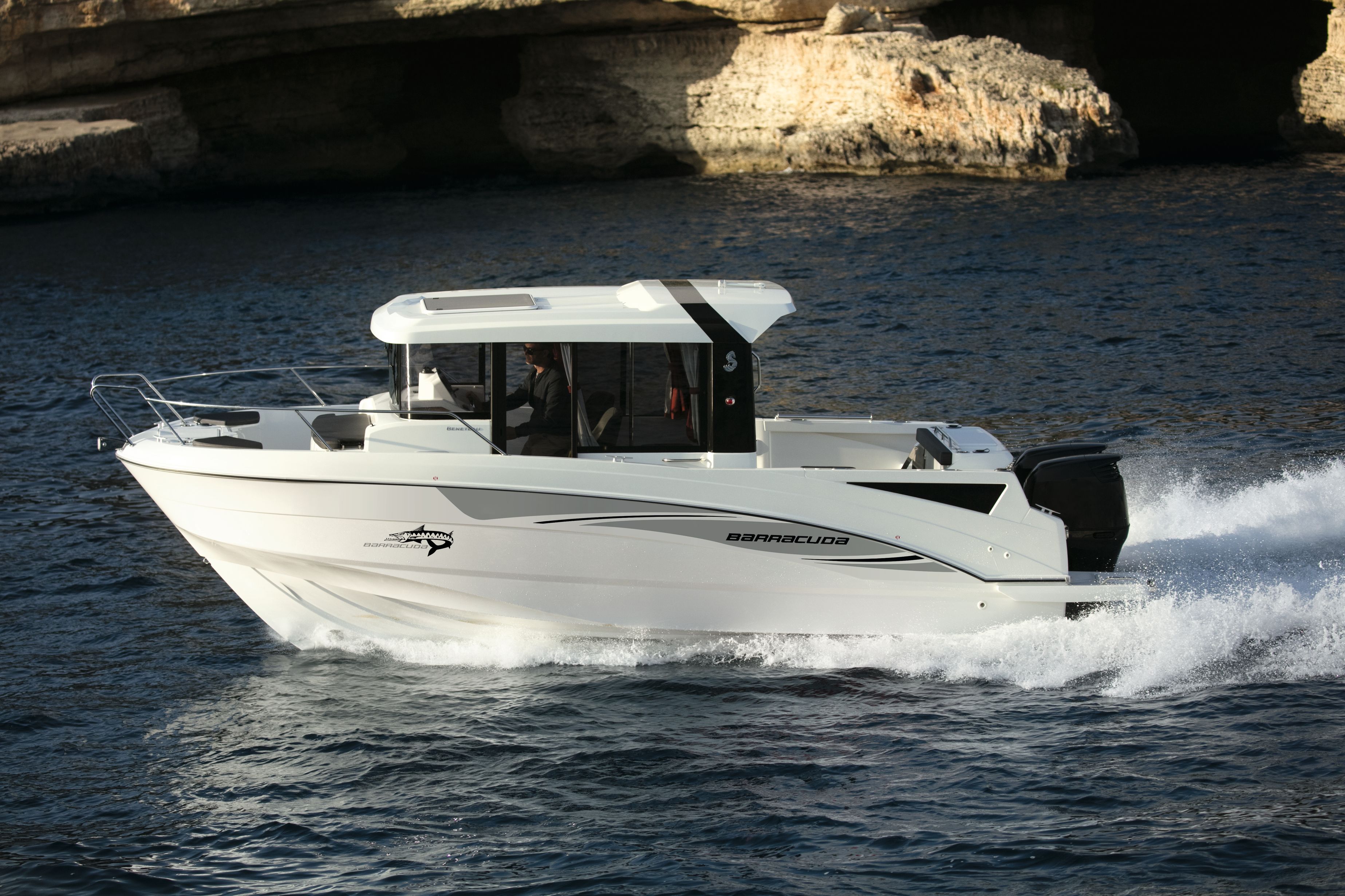 BENETEAU Barracuda 8 - Outboard Powerboat