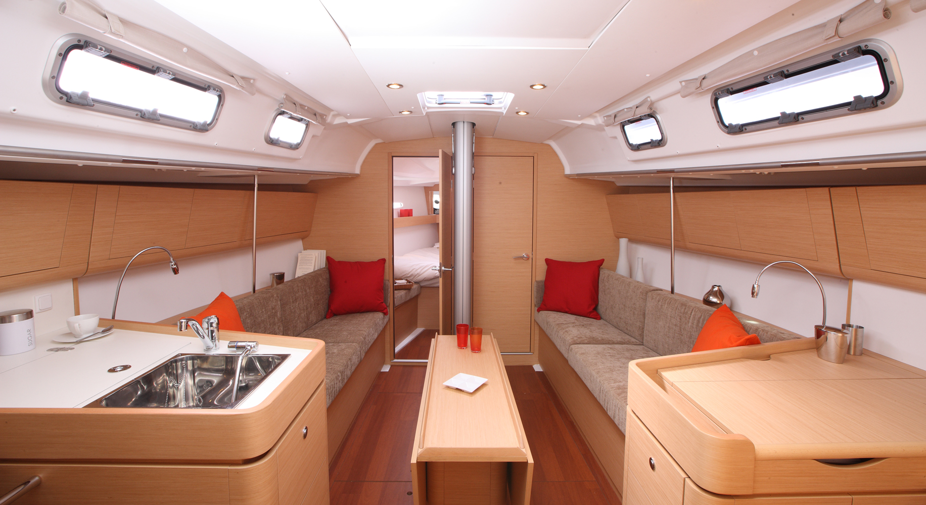 Sailboats First 40 - Sailing Yacht Beneteau