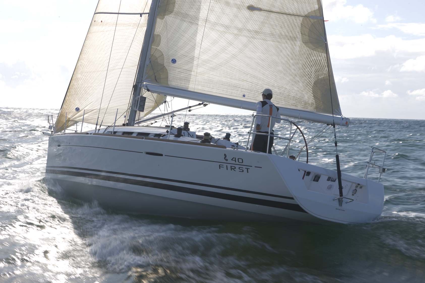 Sailboats First 40 - Sailing Yacht Beneteau