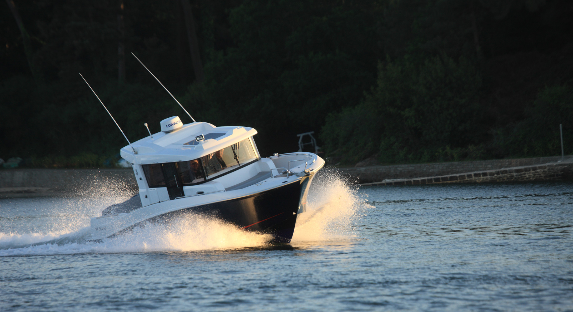 Barracuda 9 Motorboat - Beneteau Powerboat