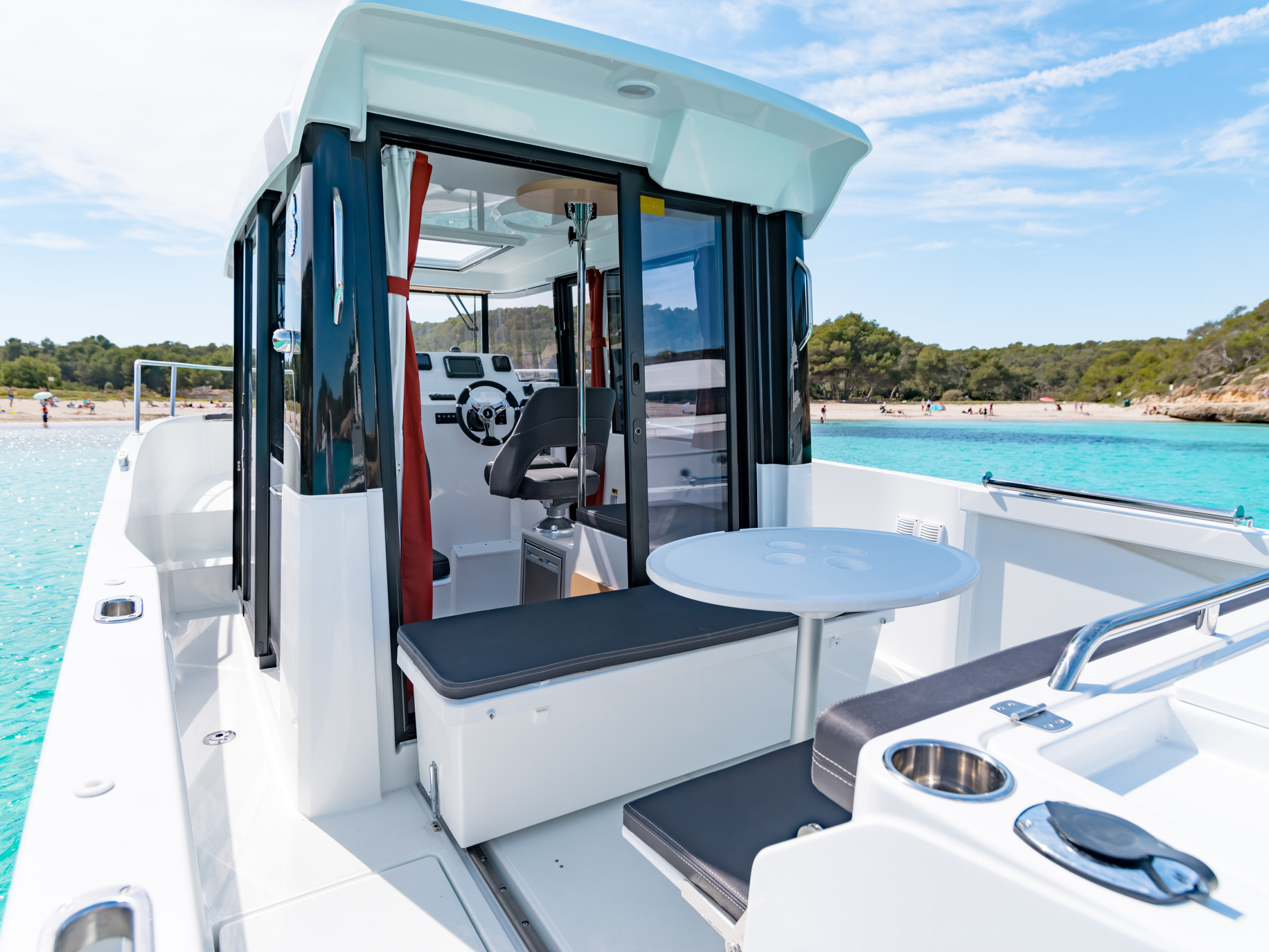 Motorboat Barracuda 8 - Powerboat Beneteau