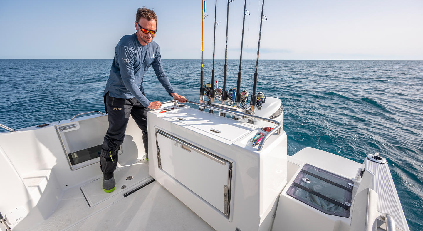 Antares 8 Fishing | BENETEAU