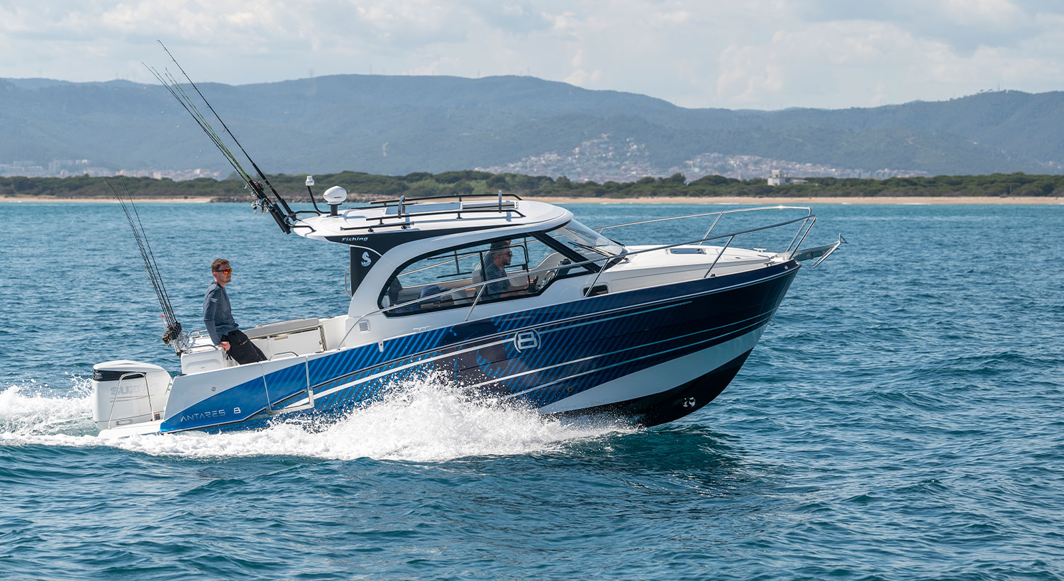 Antares 8 Fishing | BENETEAU