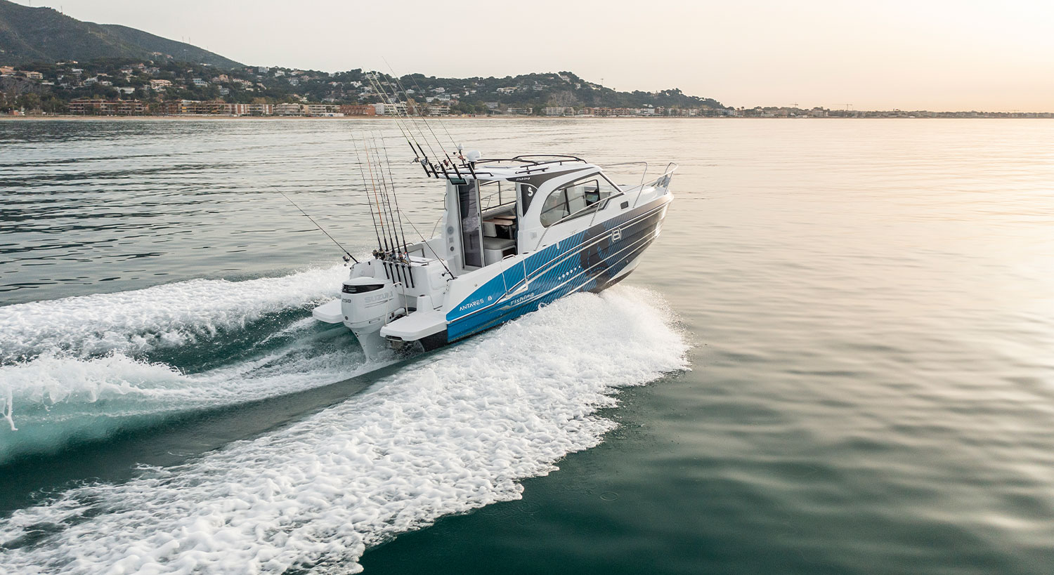 Antares 8 Fishing | BENETEAU