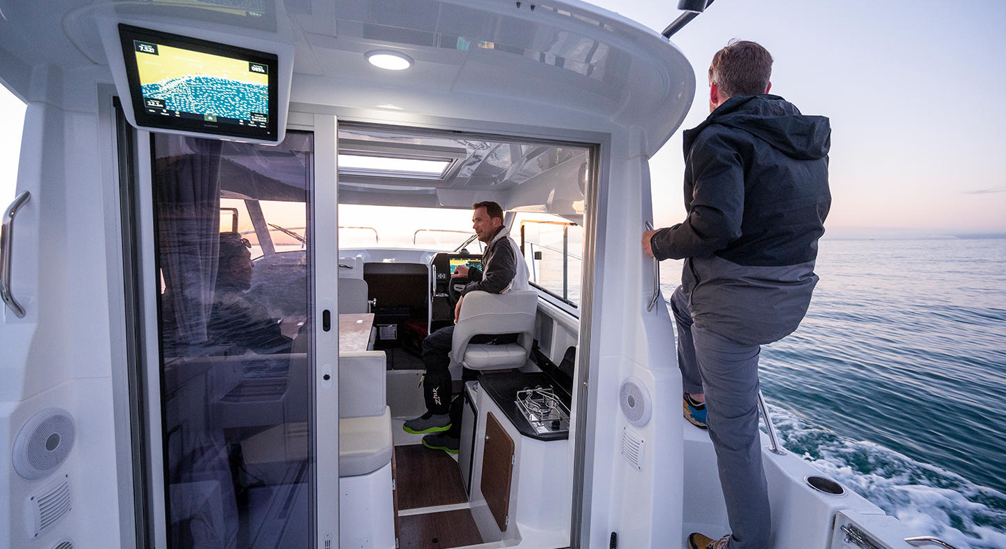 Antares 8 Fishing | BENETEAU