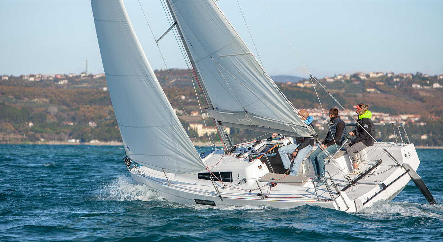 First 27 | BENETEAU