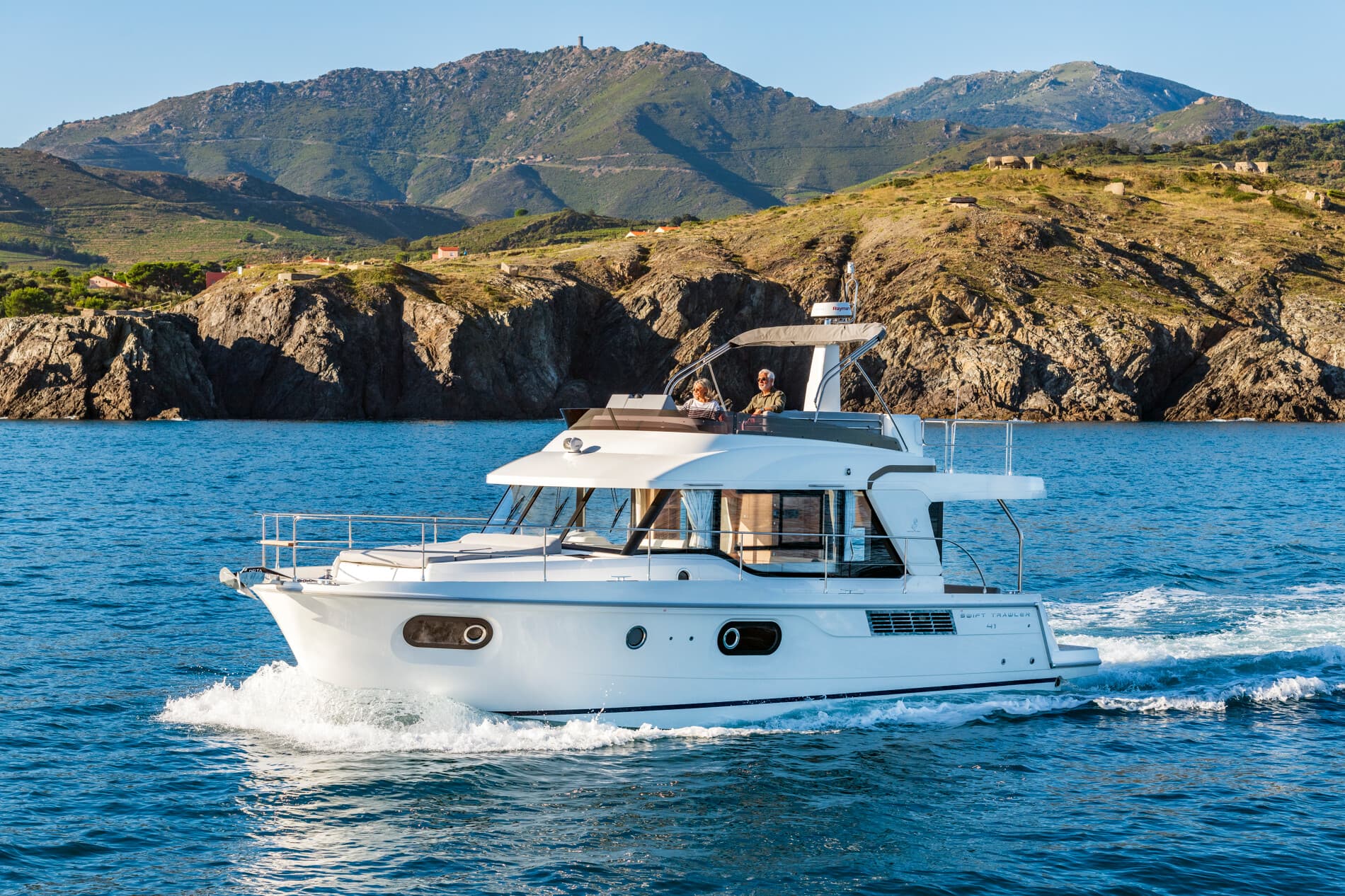 BENETEAU Swift Trawler 41 | Best entertainment trawler for long travel ...