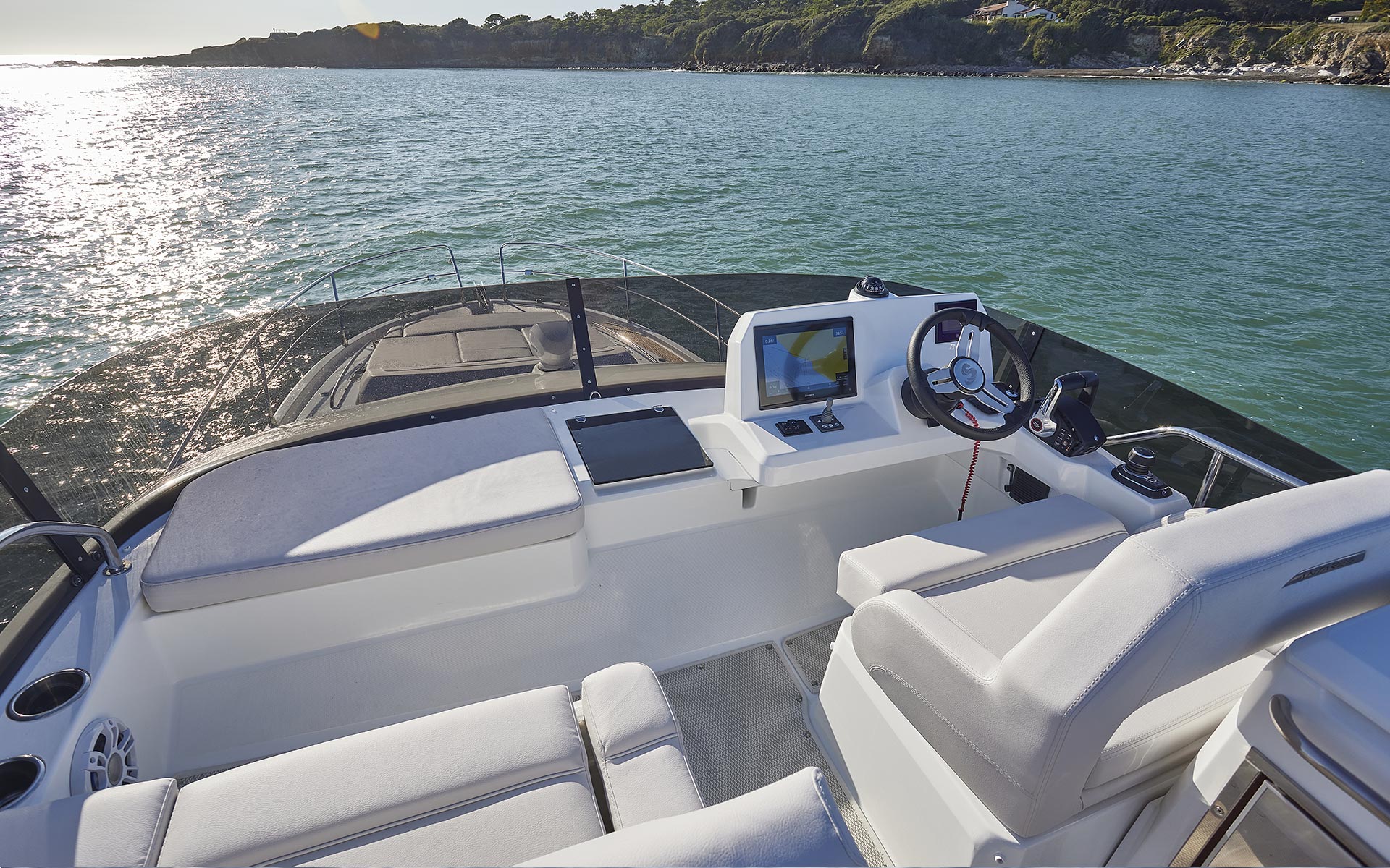 BENETEAU Antares 12 | The New Family Cruising Star