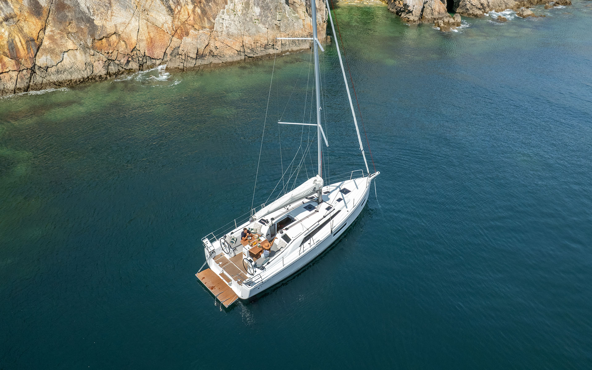 BENETEAU Oceanis 37.1 | A Legacy of Harmony