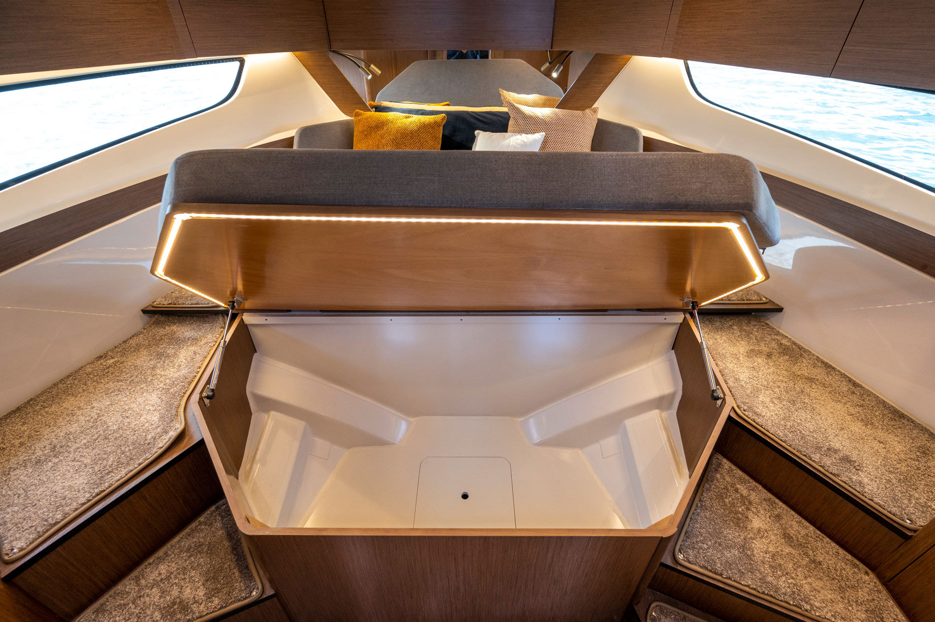 BENETEAU Antares 11 | The weekender that hits the right note