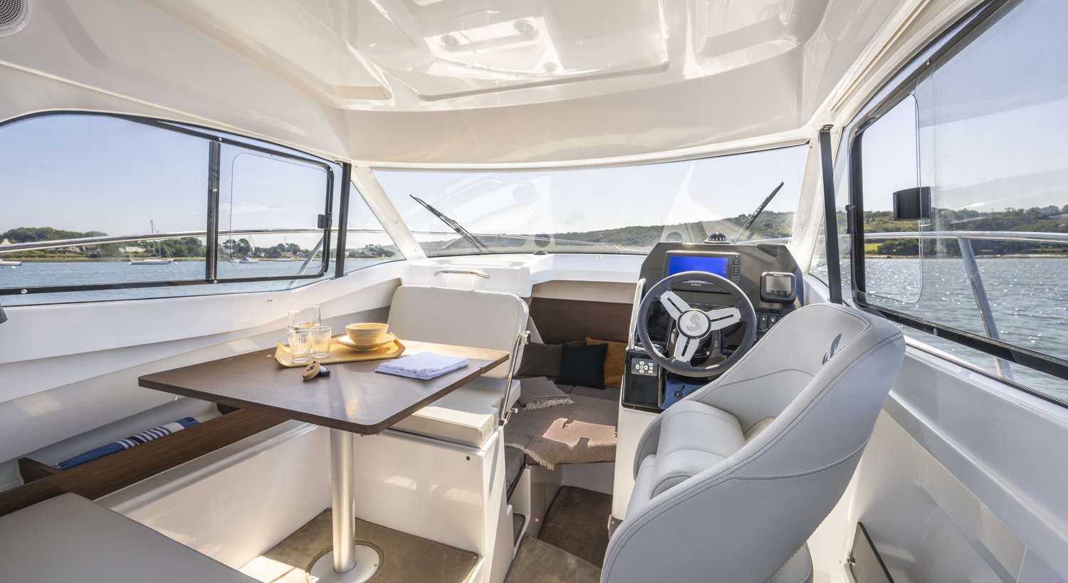 Antares 7 Fishing | BENETEAU