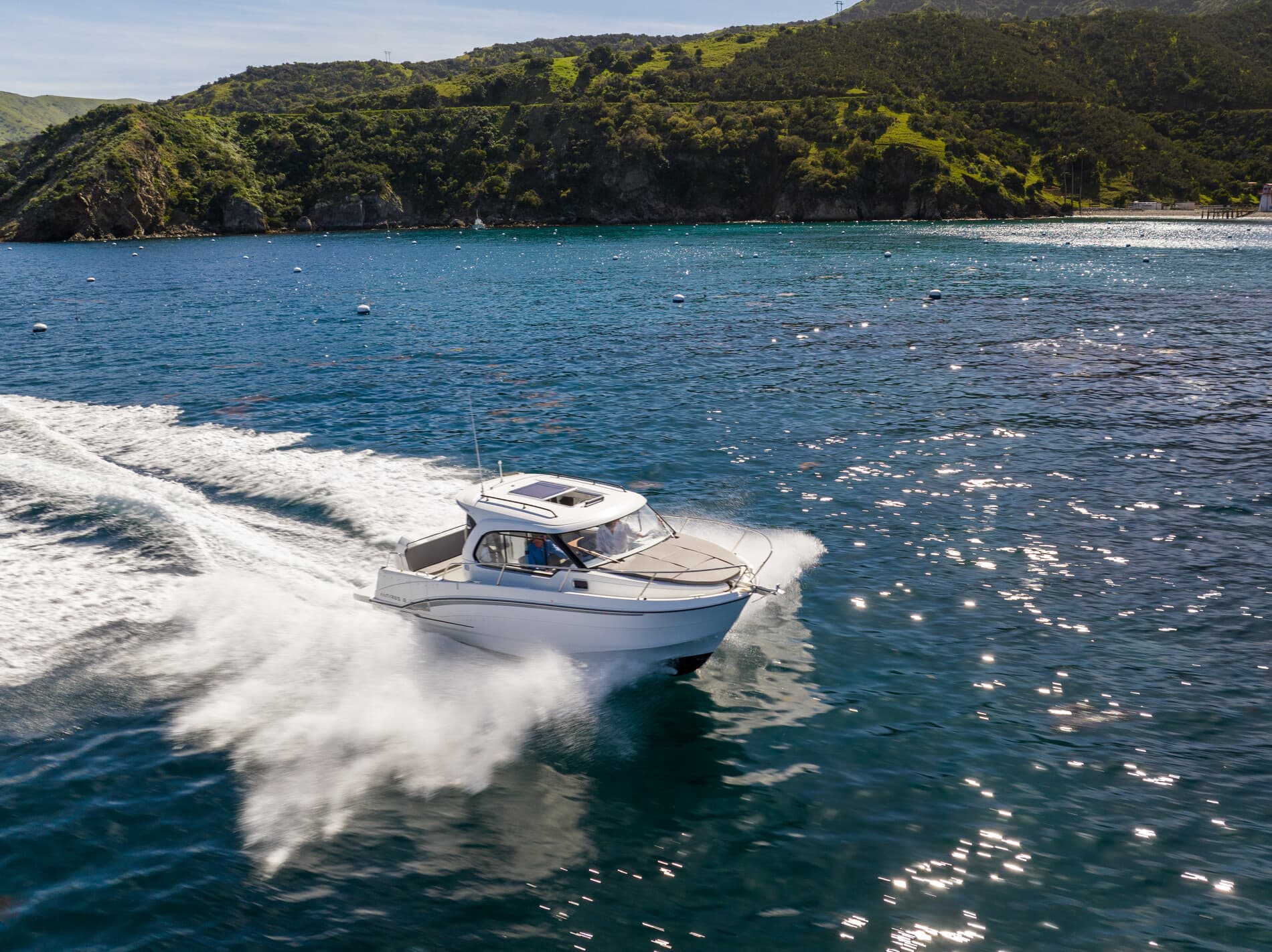 BENETEAU Antares 8 OB | Designed For Powerful, Elegant, and Versatile ...