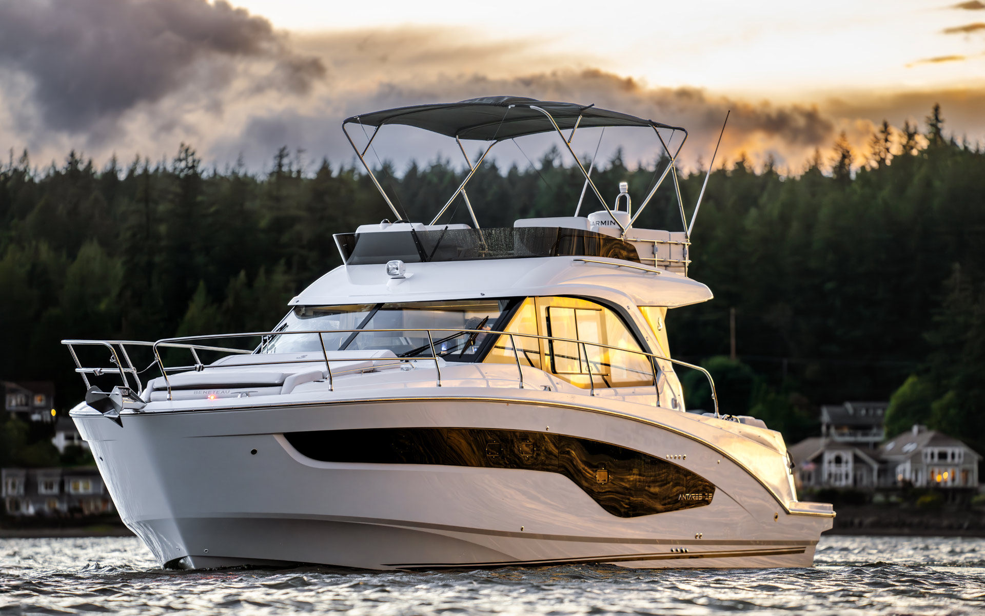 BENETEAU Antares 12 | The New Family Cruising Star