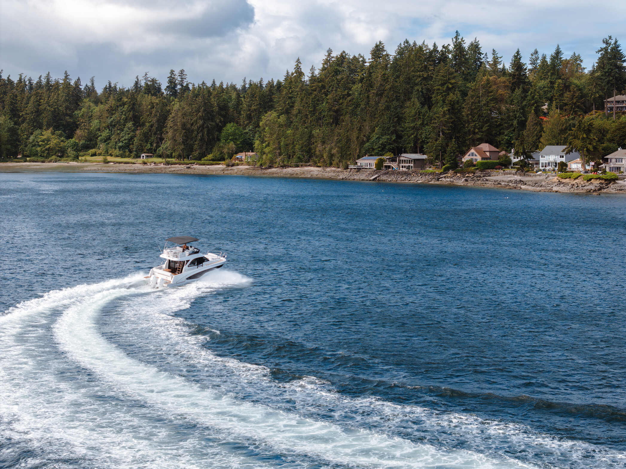 BENETEAU Antares 12 | The New Family Cruising Star