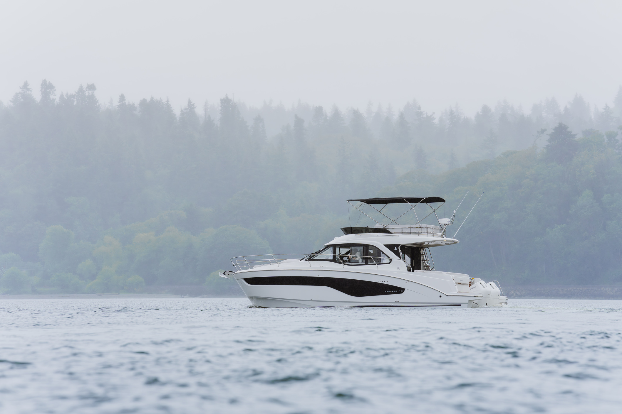 BENETEAU Antares 12 | The New Family Cruising Star
