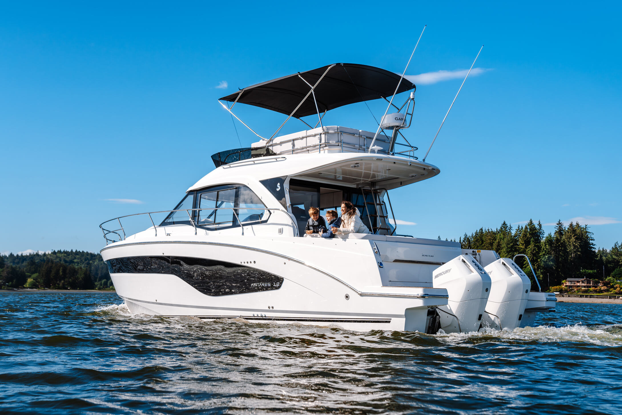 BENETEAU Antares 12 | The New Family Cruising Star