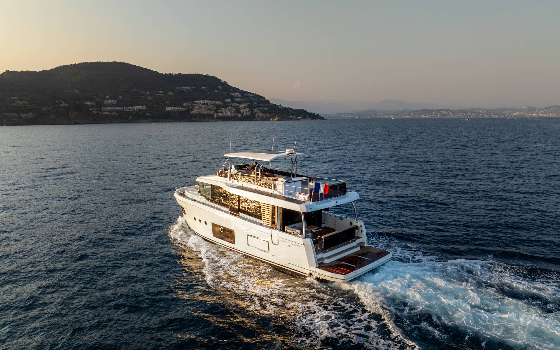Swift Trawler 54 | BENETEAU