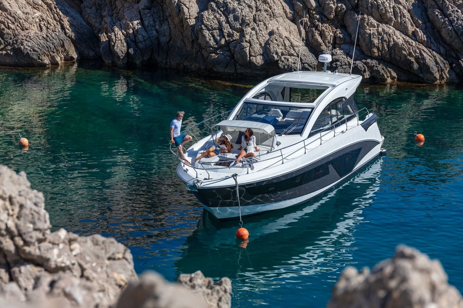 Dog Days In Water Boat Show | BENETEAU
