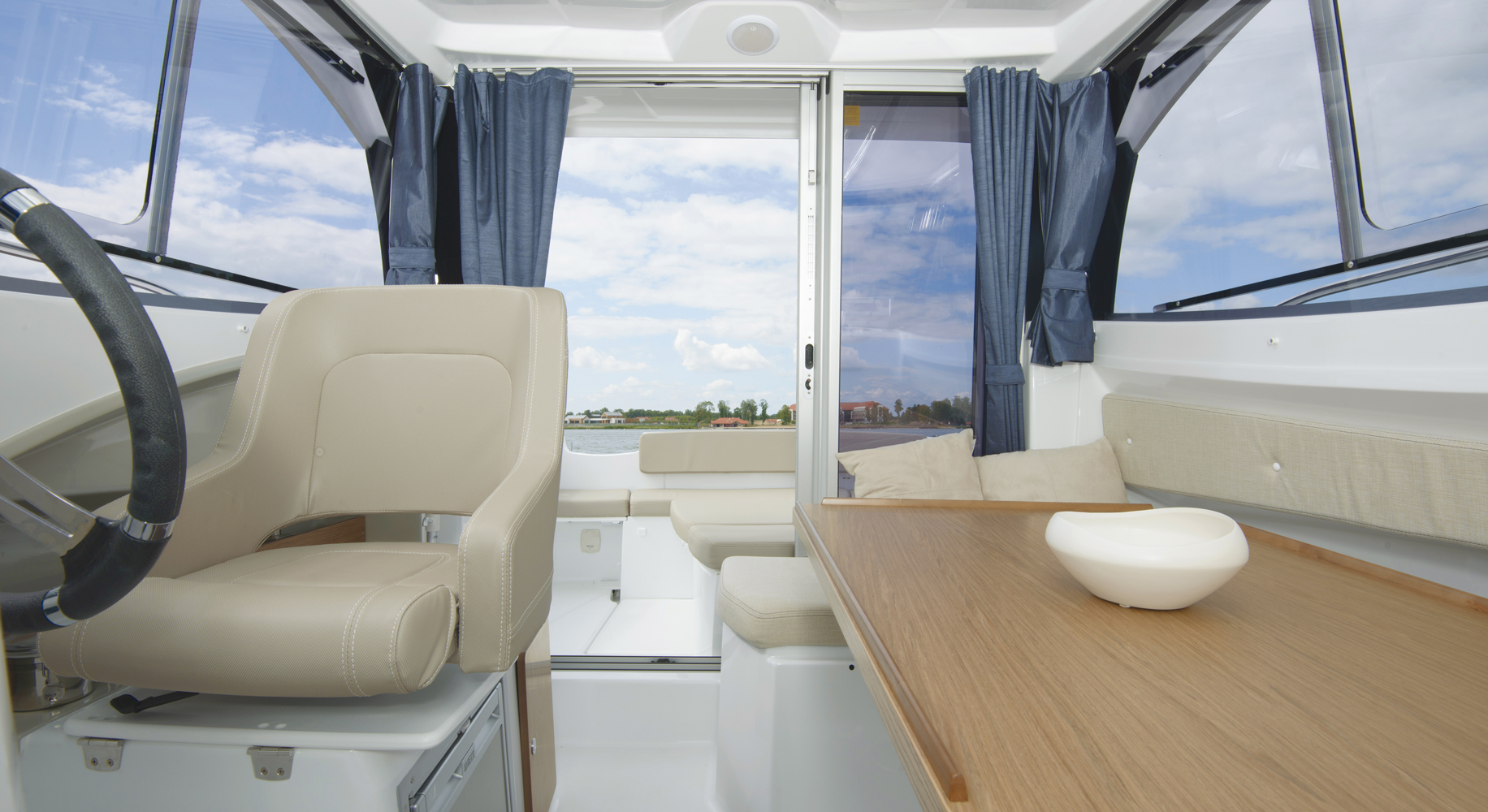 Motorboat Antares Hors Bord 6,8 - Powerboat Beneteau