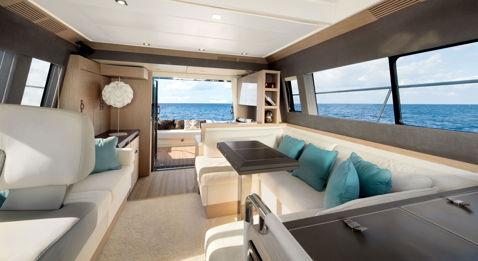Motorboat Monte Carlo 5 - Powerboat Beneteau USA