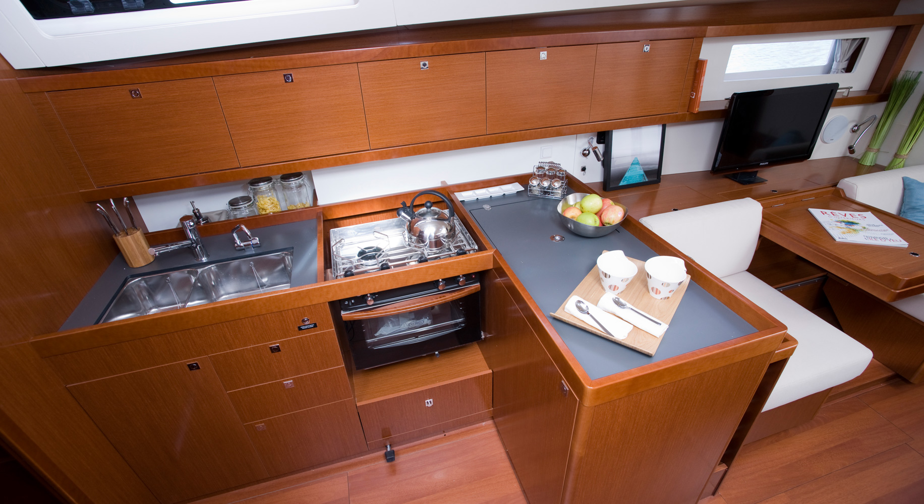 Sailboats Oceanis 45 - Sailing Yacht Beneteau USA