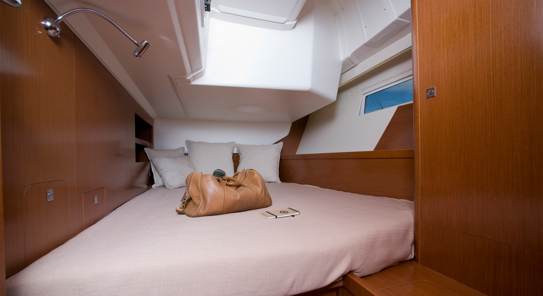 Sailboats Oceanis 45 - Sailing Yacht Beneteau USA