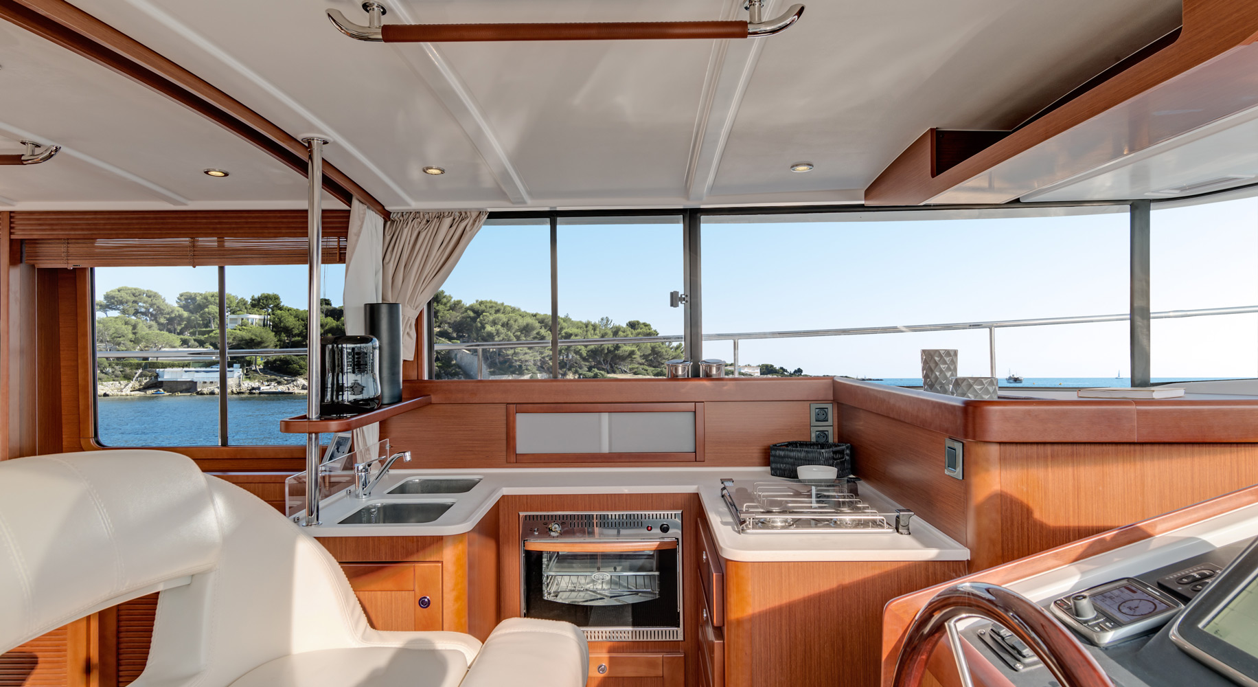 Motorboat Swift Trawler 44 - Powerboat Beneteau