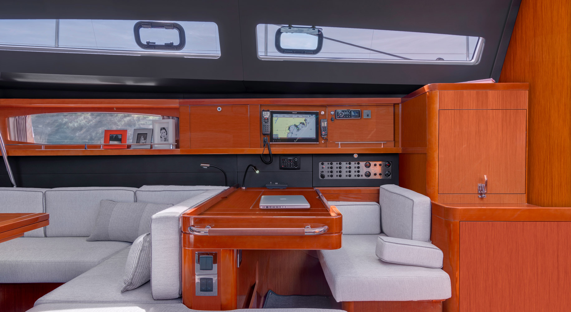Sailboats Oceanis 60 - Sailing Yacht Beneteau USA