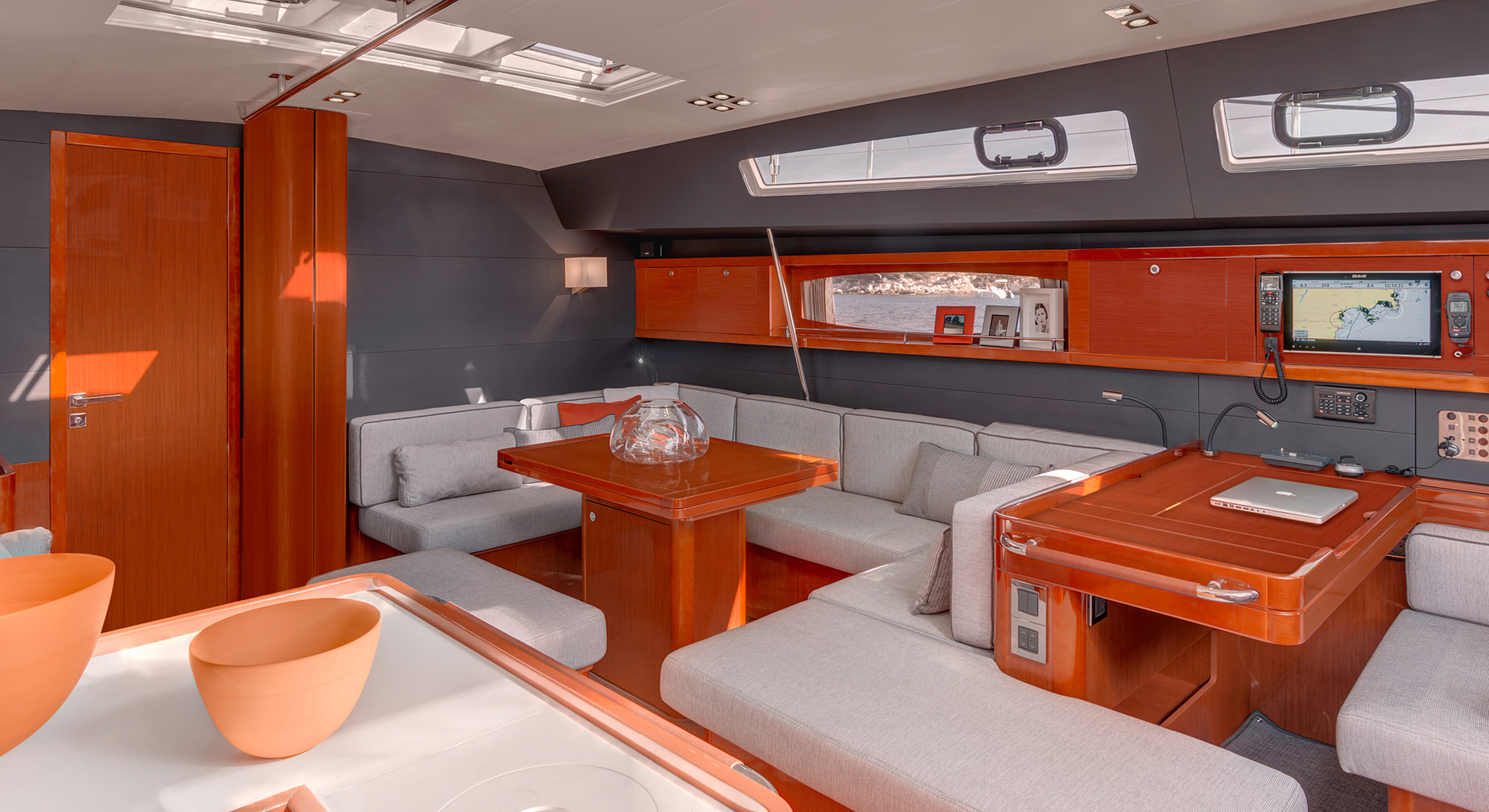 Sailboats Oceanis 60 - Sailing Yacht Beneteau