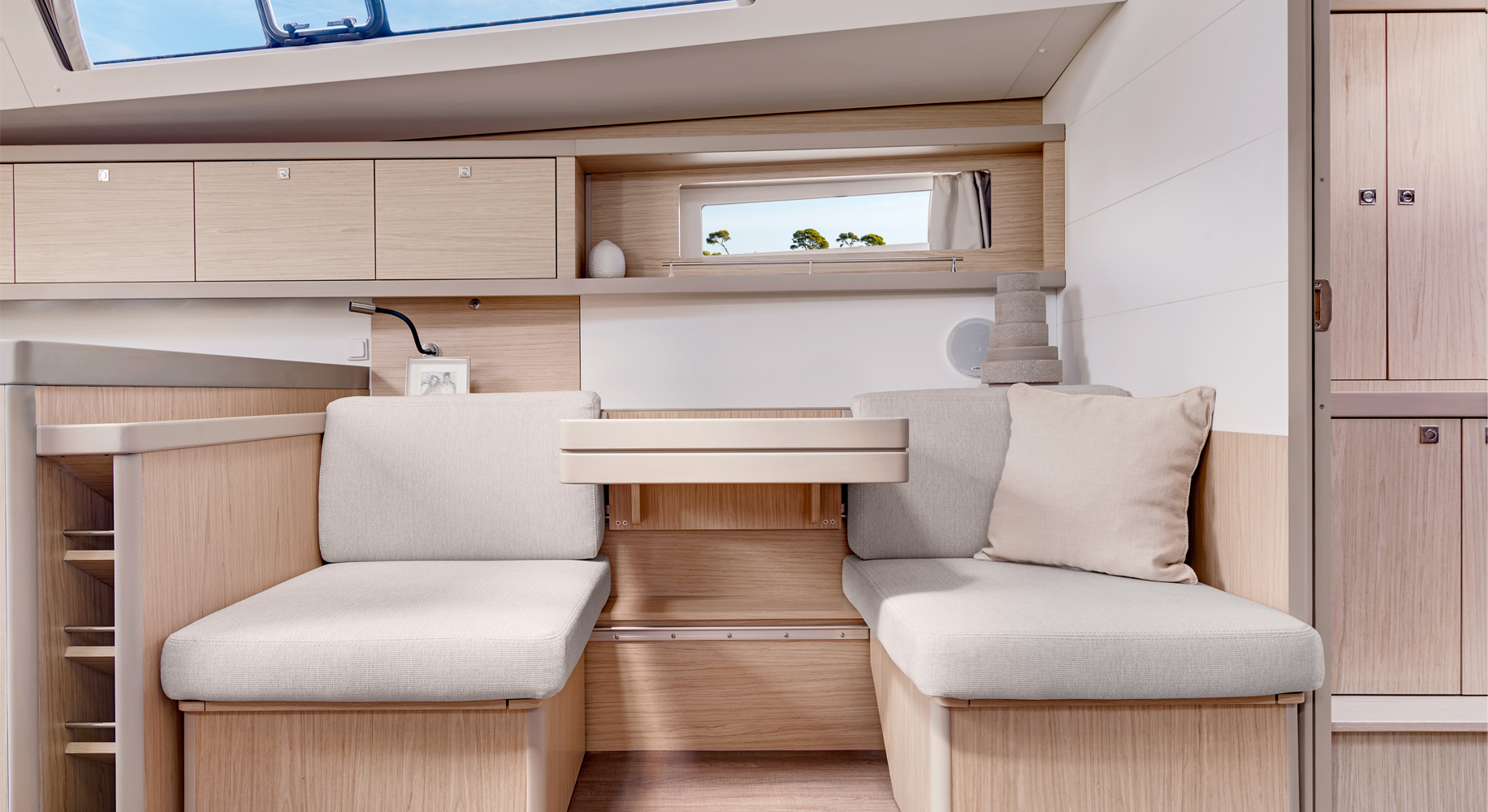 Sailboats Oceanis 45 - Sailing Yacht Beneteau