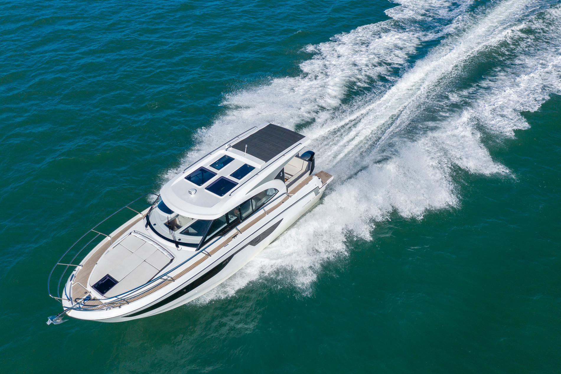 BENETEAU Antares 11 | The weekender that hits the right note