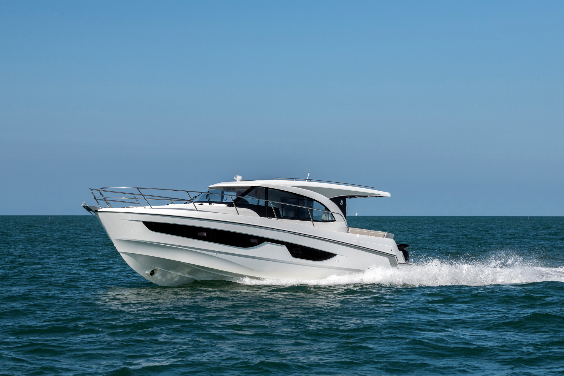 Motorboat Antares 11 - Powerboat Beneteau