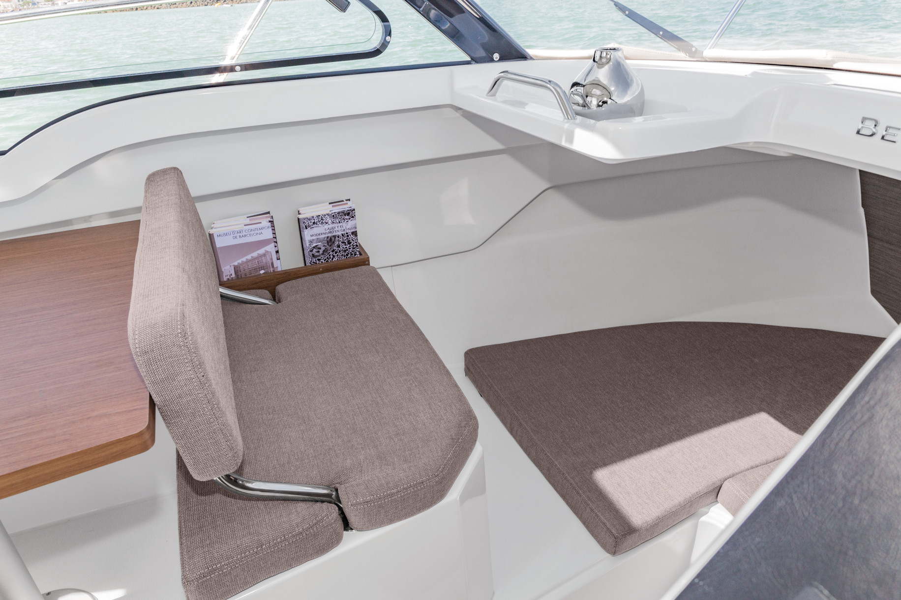 BENETEAU Antares 7 | The Best Pocket Cruiser | Outboard Powered