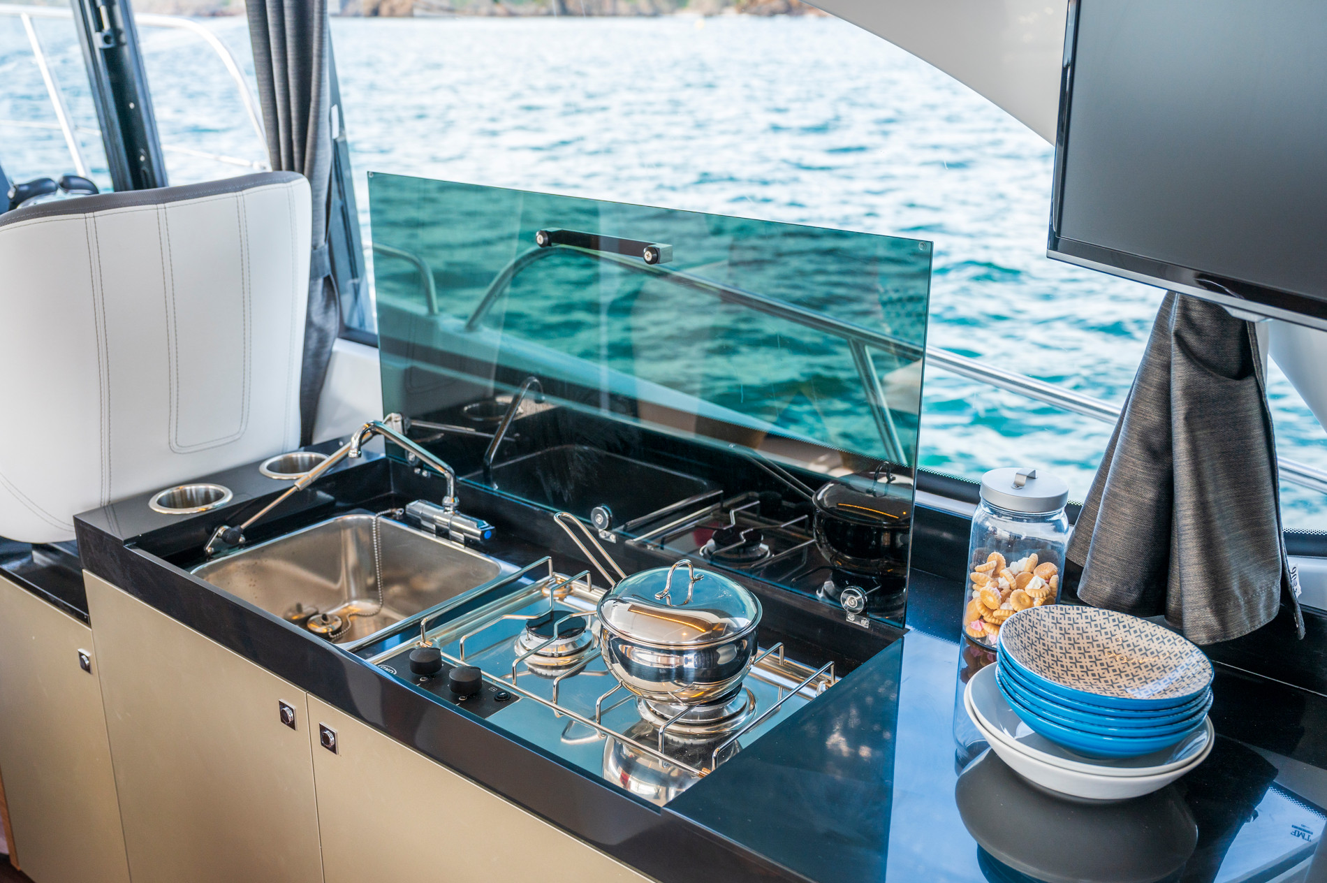 Motorboat Antares 11 - Powerboat Beneteau