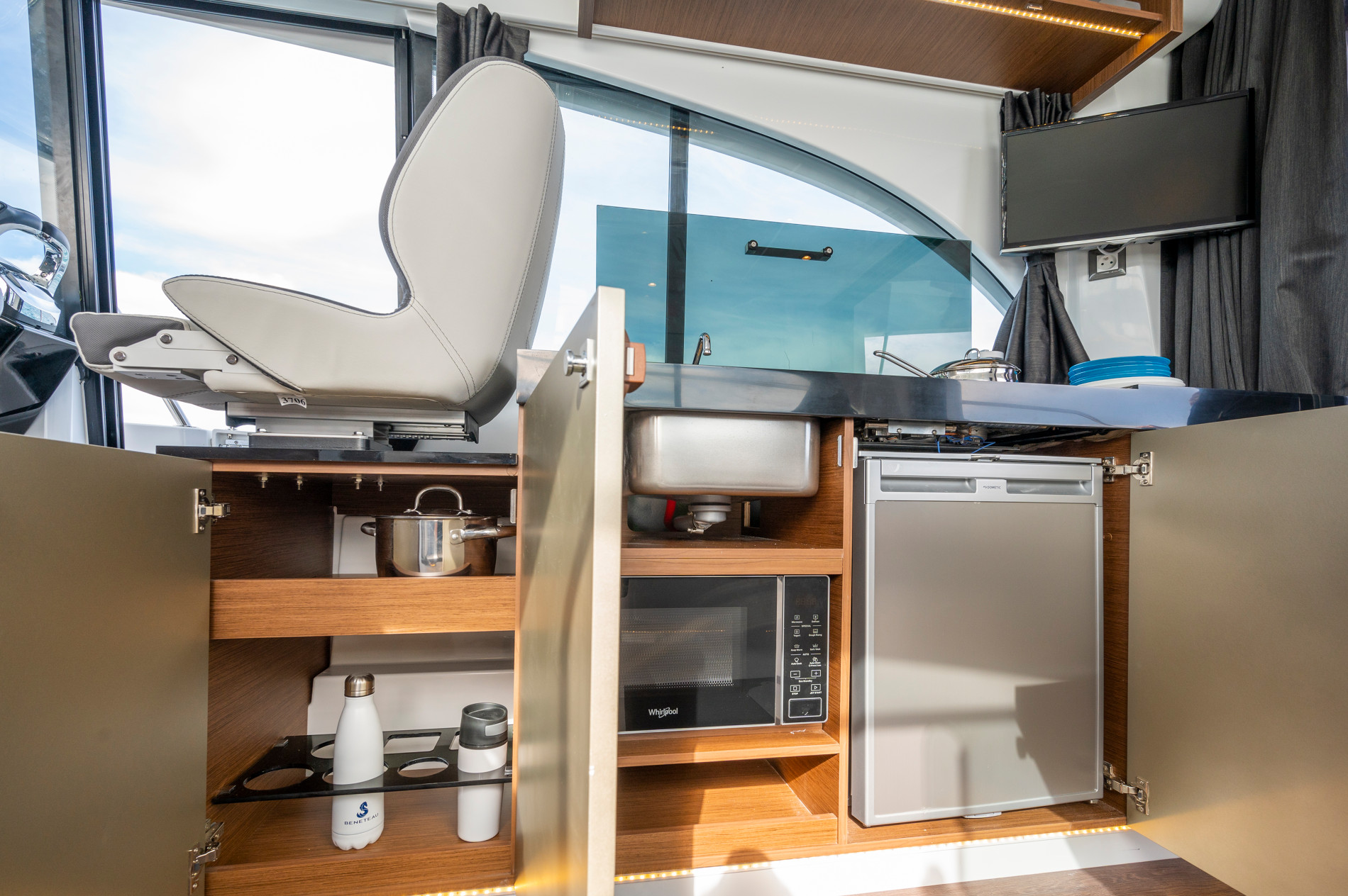 BENETEAU Antares 11 | The weekender that hits the right note