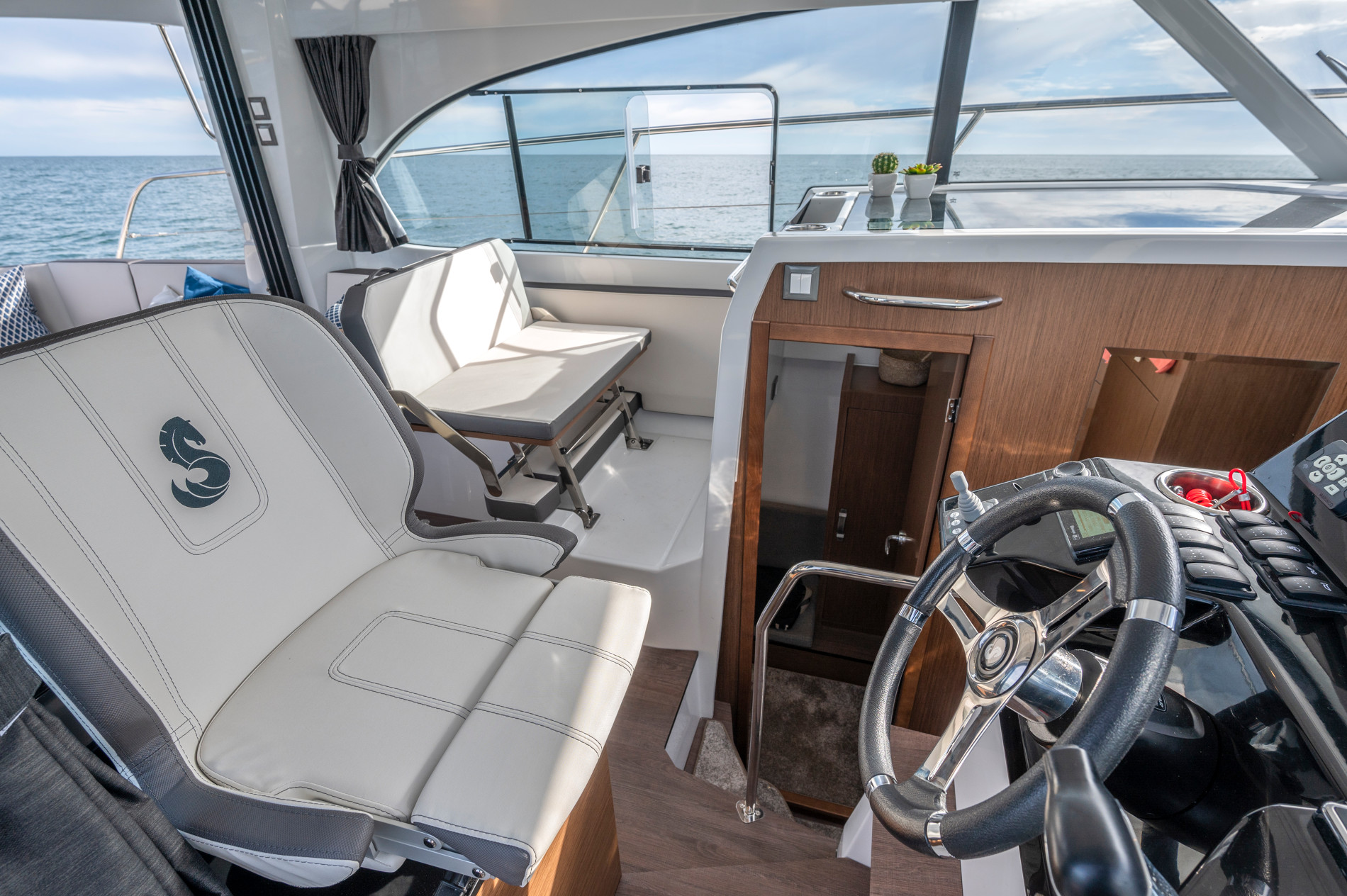 BENETEAU Antares 11 | The weekender that hits the right note