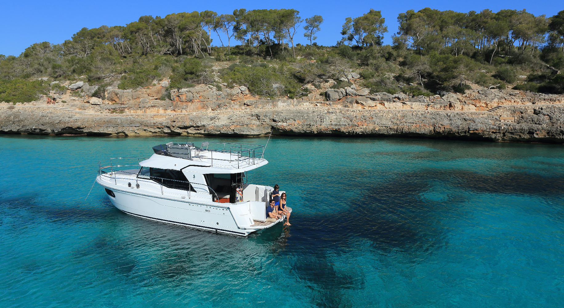 Motorboat Swift Trawler 30 - Powerboat Beneteau