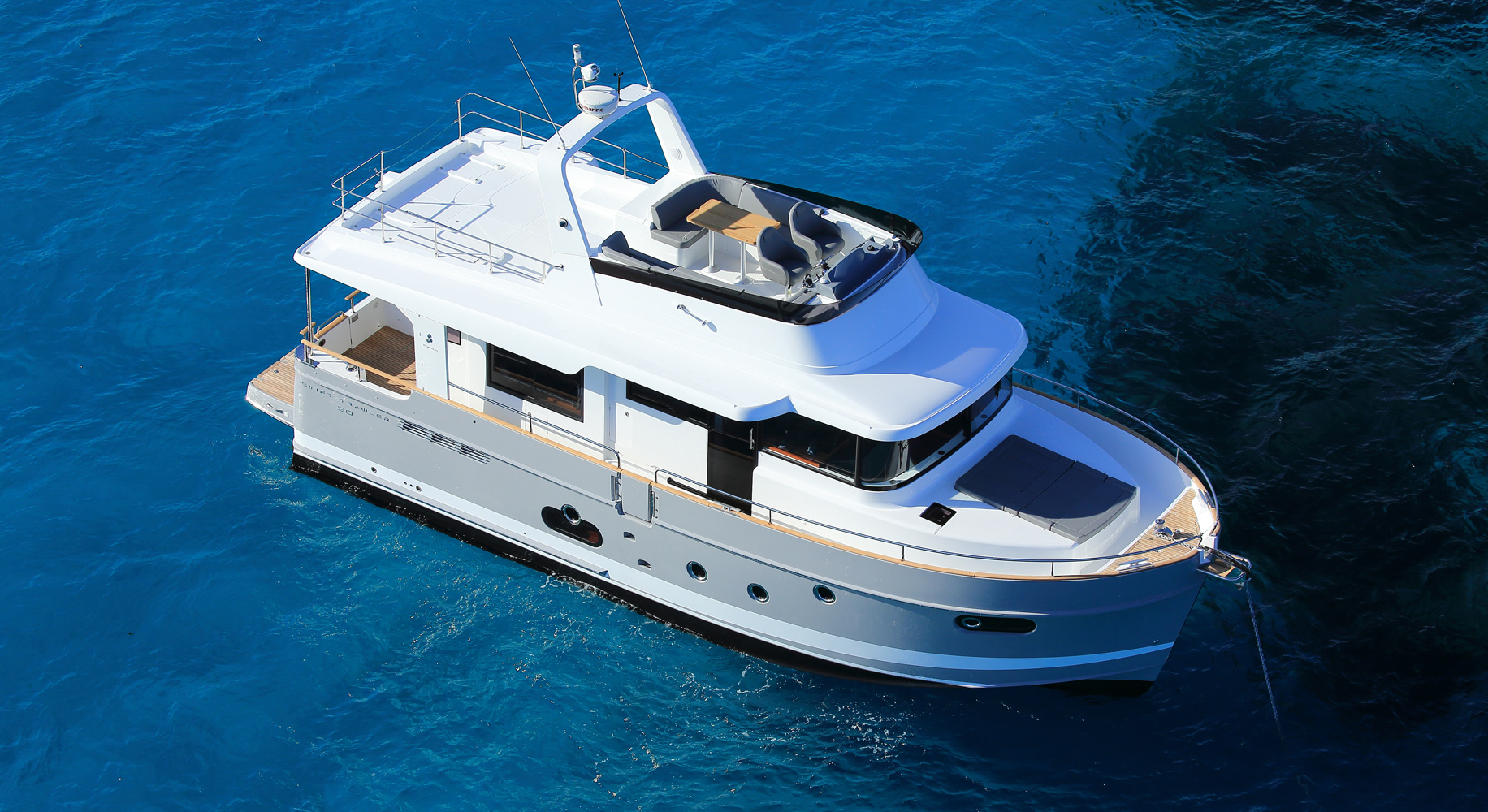 Motorboat Swift Trawler 50 - Powerboat Beneteau