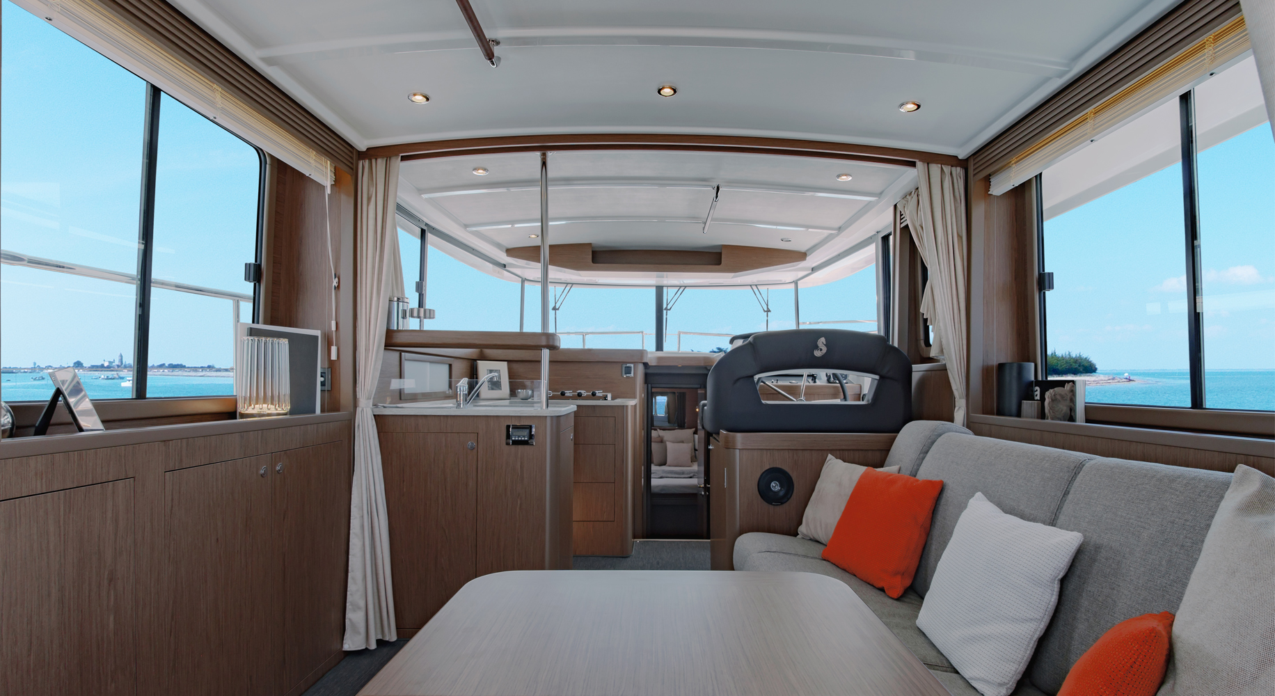 Motorboat Swift Trawler 44 - Powerboat Beneteau