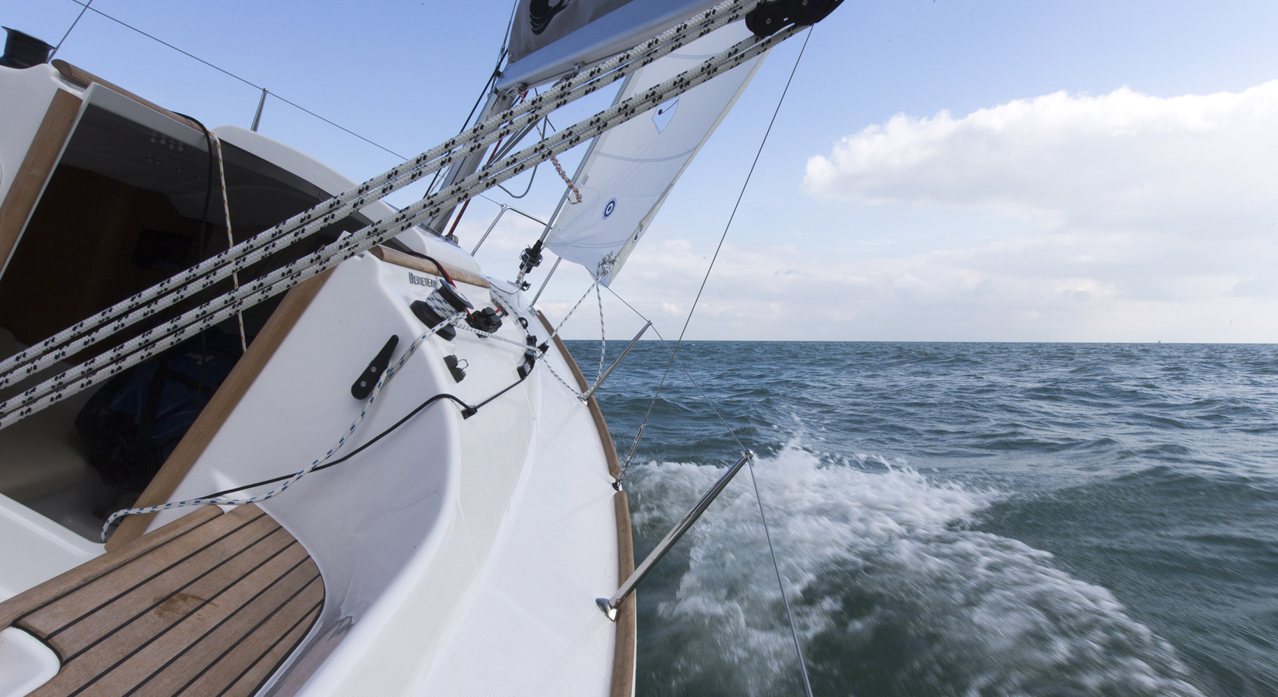 Sailboats First 20 - Sailboat Beneteau