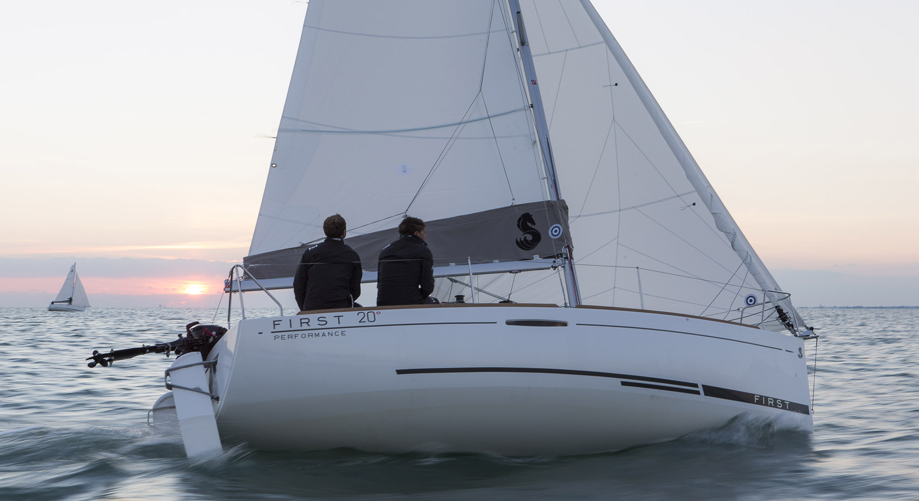 Sailboats First 20 - Sailboat Beneteau
