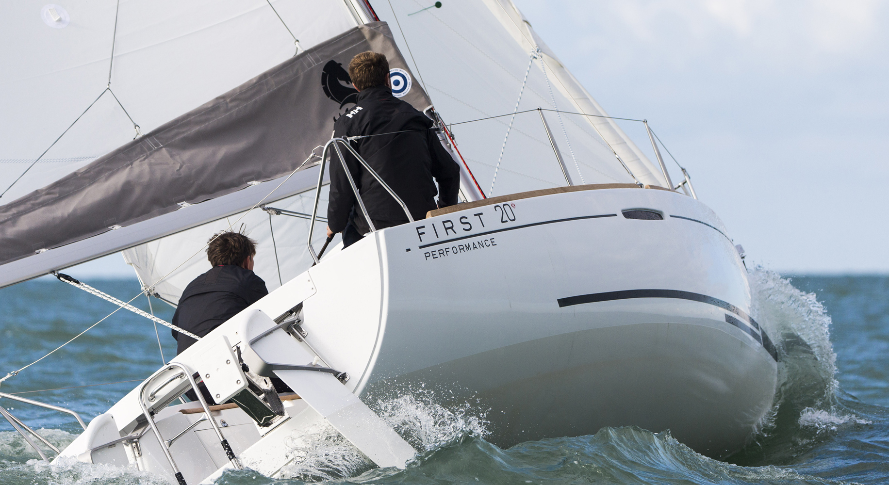 Sailboats First 20 - Sailboat Beneteau