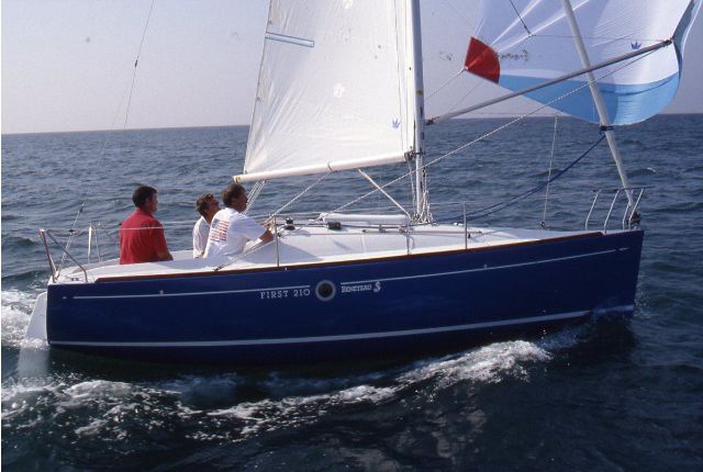 First 210 Spirit | BENETEAU