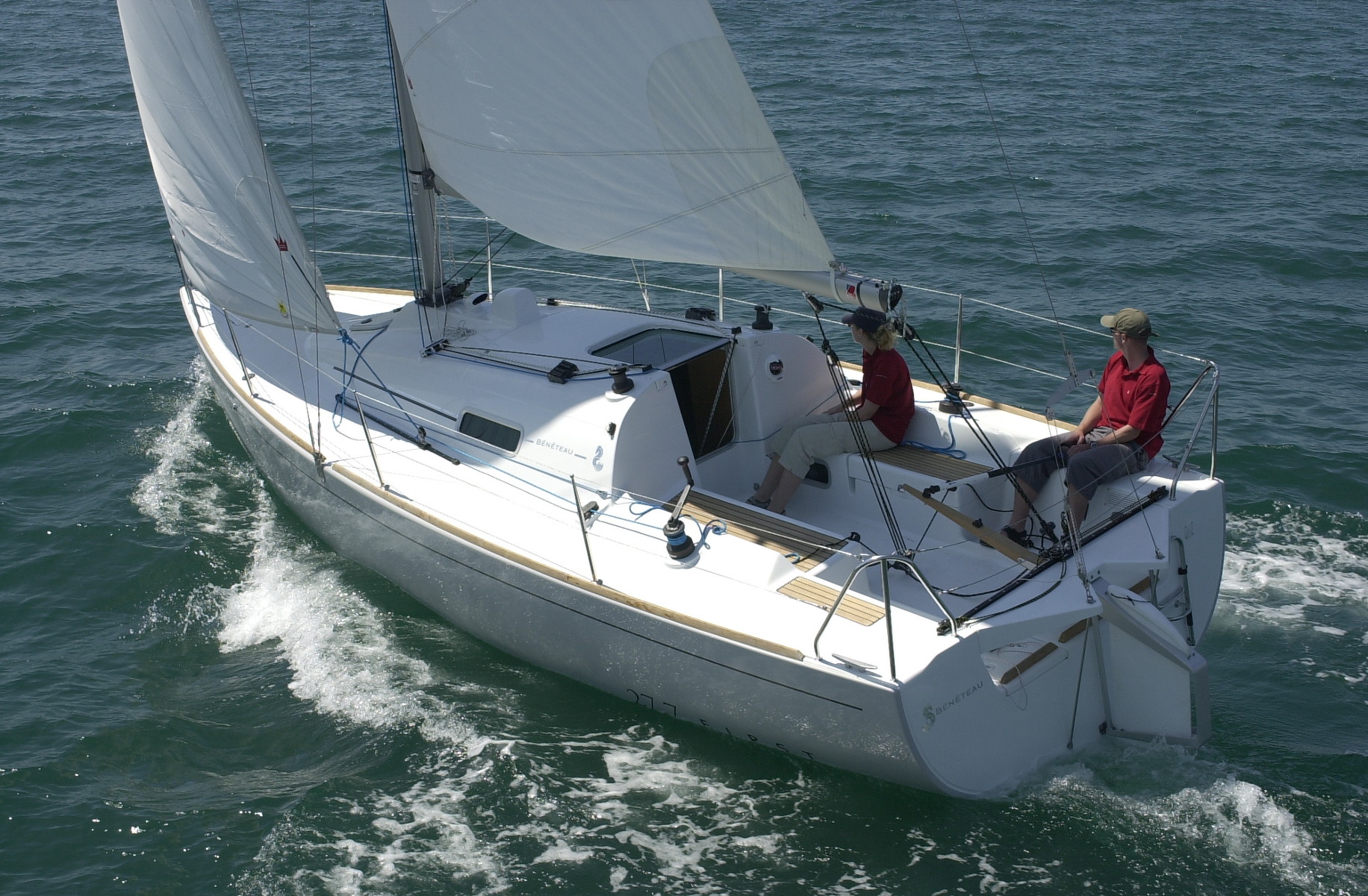 First 27.7 S | Bénéteau