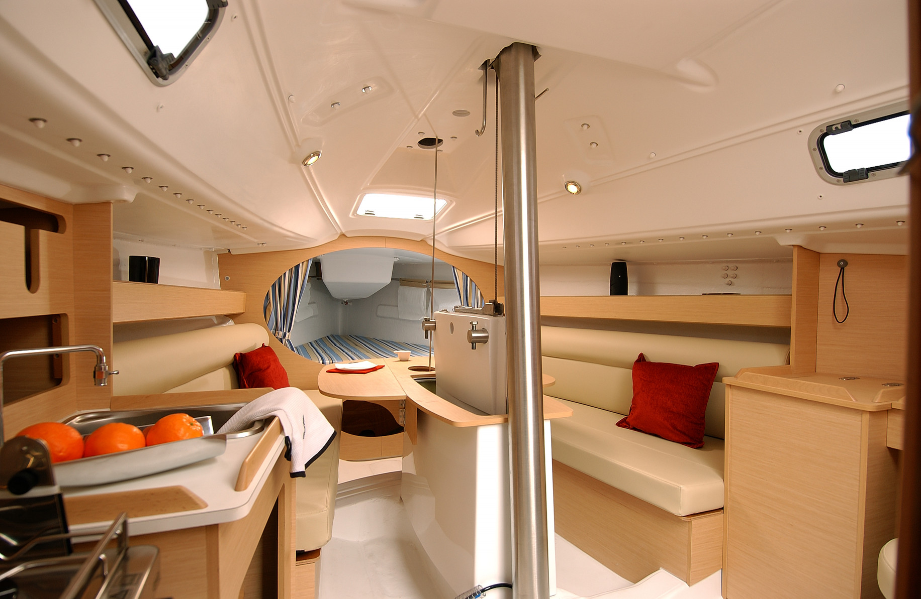 First 27.7 S | Bénéteau