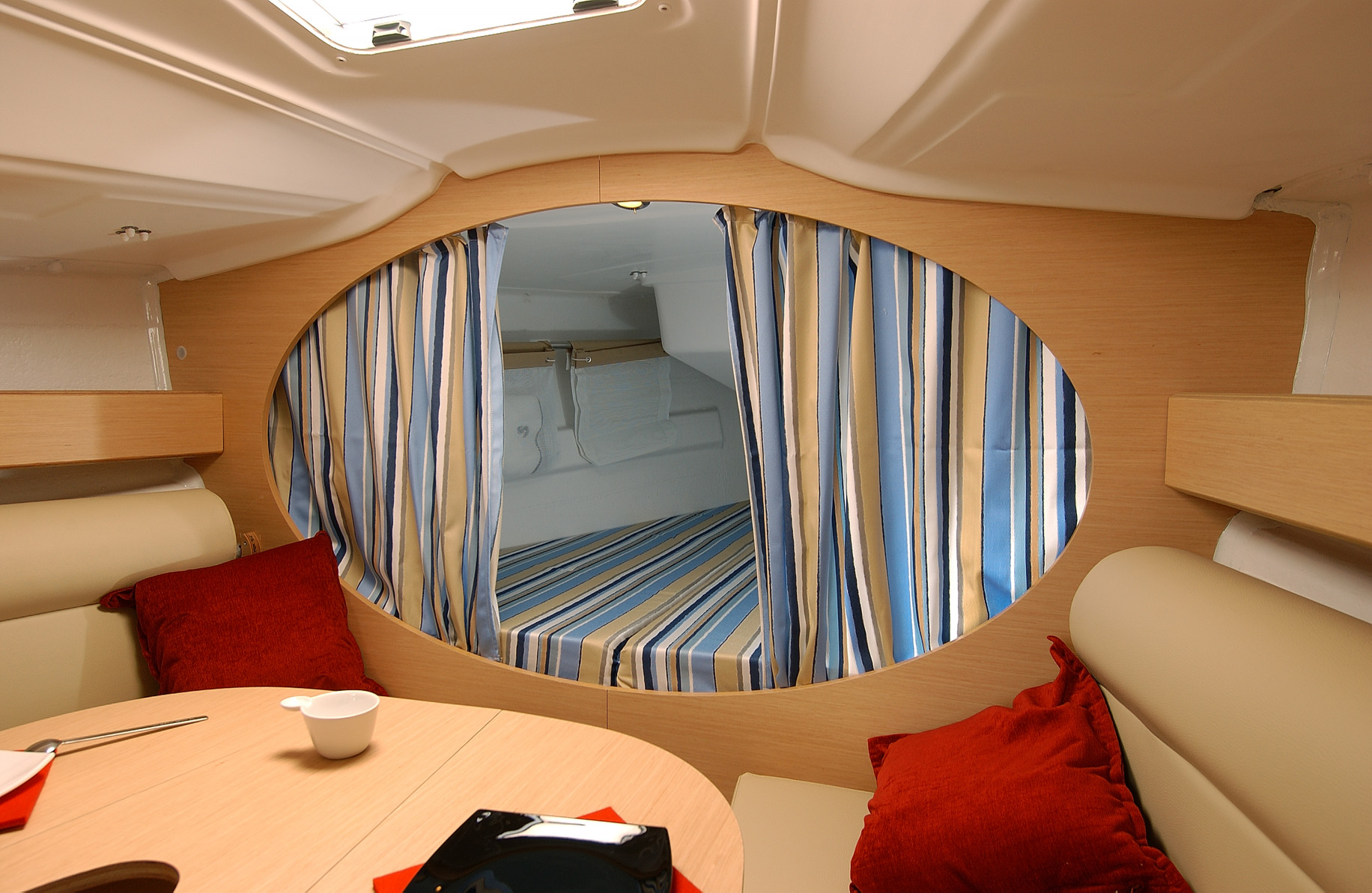 First 27.7 S | Bénéteau