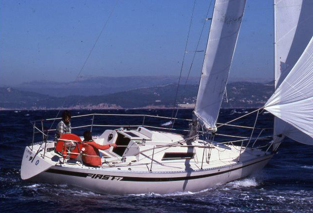 FIRST 27 | Bénéteau