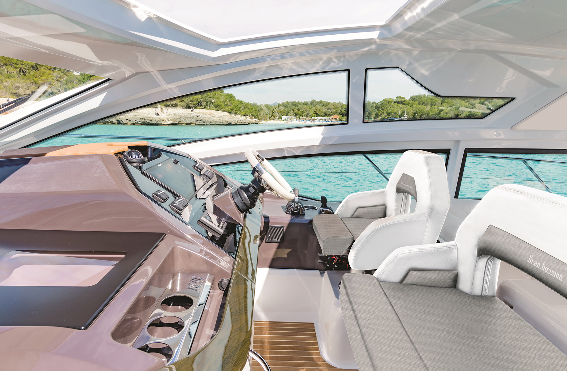 Motorboat Gran Turismo 46 - Powerboat Beneteau